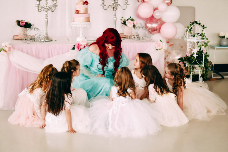 Plan a princess birthday party | Guide from Confetti Fair