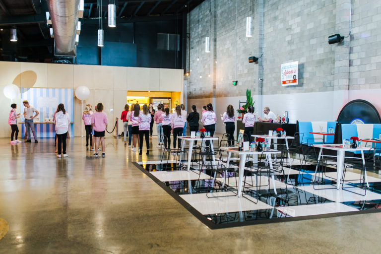 Sylvana's 13th birthday: a 50's Grease-themed party – Confetti Fair