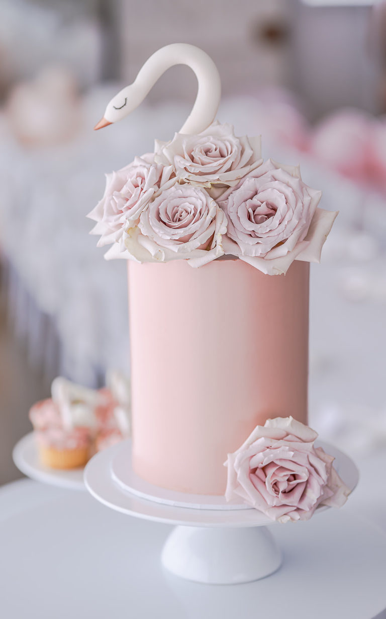 Pretty swan high tea birthday – Confetti Fair