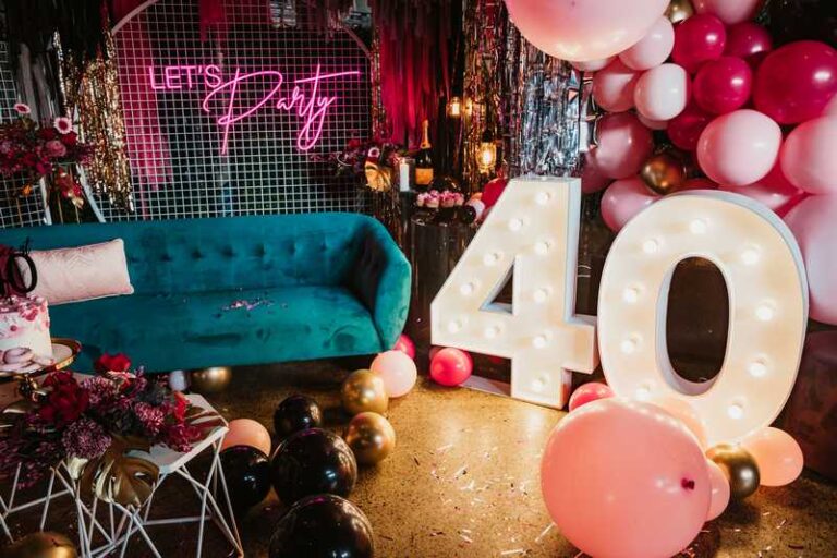 A moody burgundy 40th birthday party – fierce at 40 – Confetti Fair