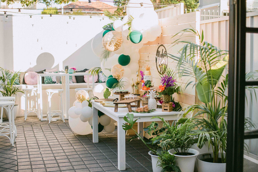 A tropical luxe milestone party – Aloha 40! – Confetti Fair