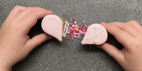 Cute love note cookies for Valentine's Day (Recipe) – Confetti Fair