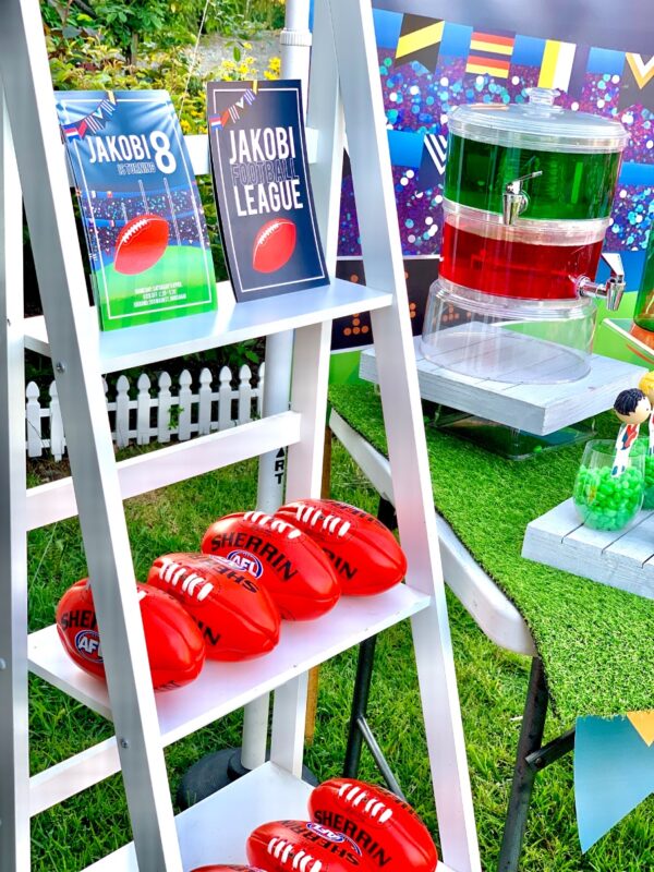 Jakobi's AFL themed party – Confetti Fair