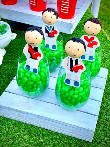 Jakobi's AFL themed party – Confetti Fair